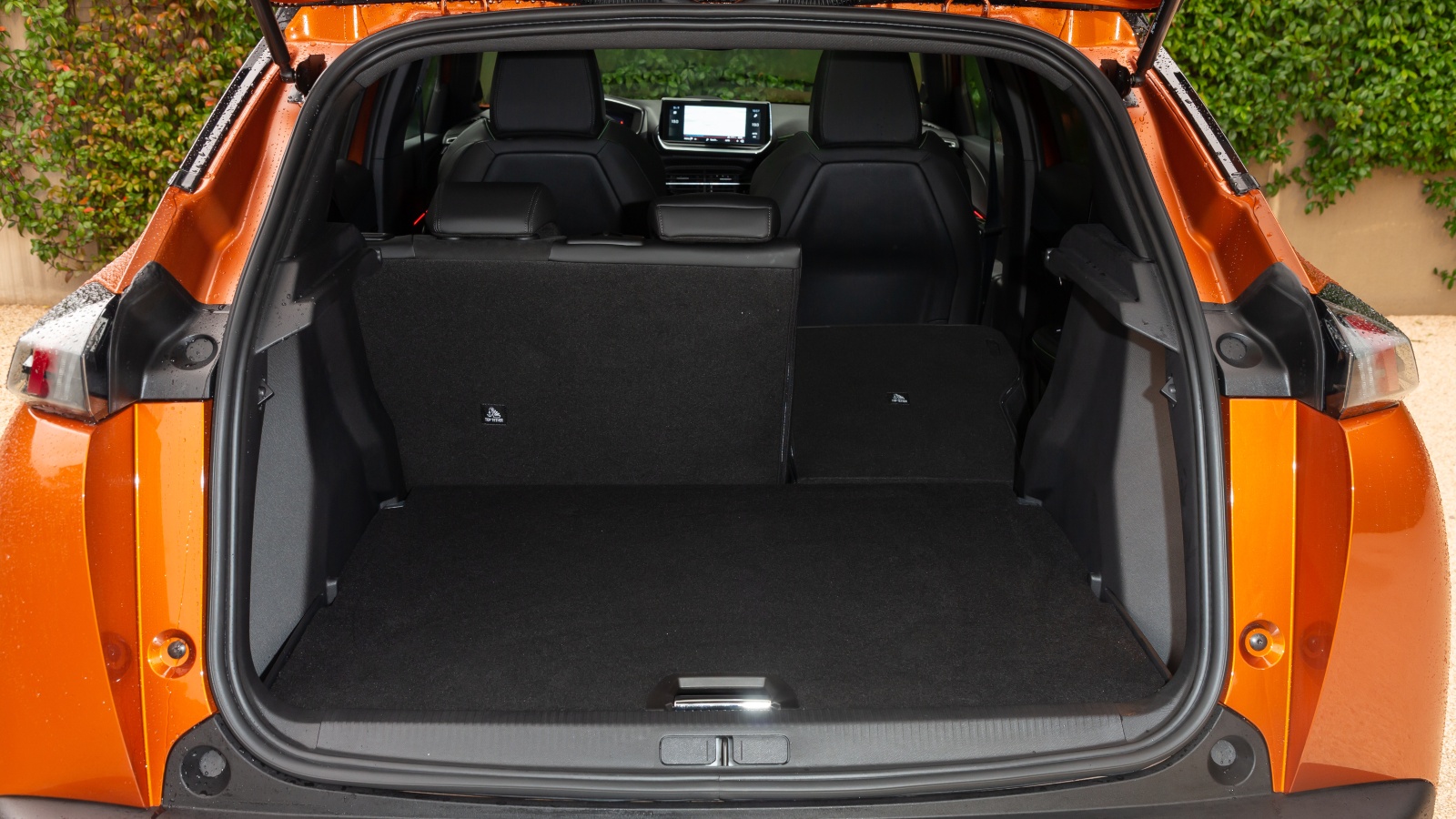 Peugeot 2008 | Interior y maletero | carwow