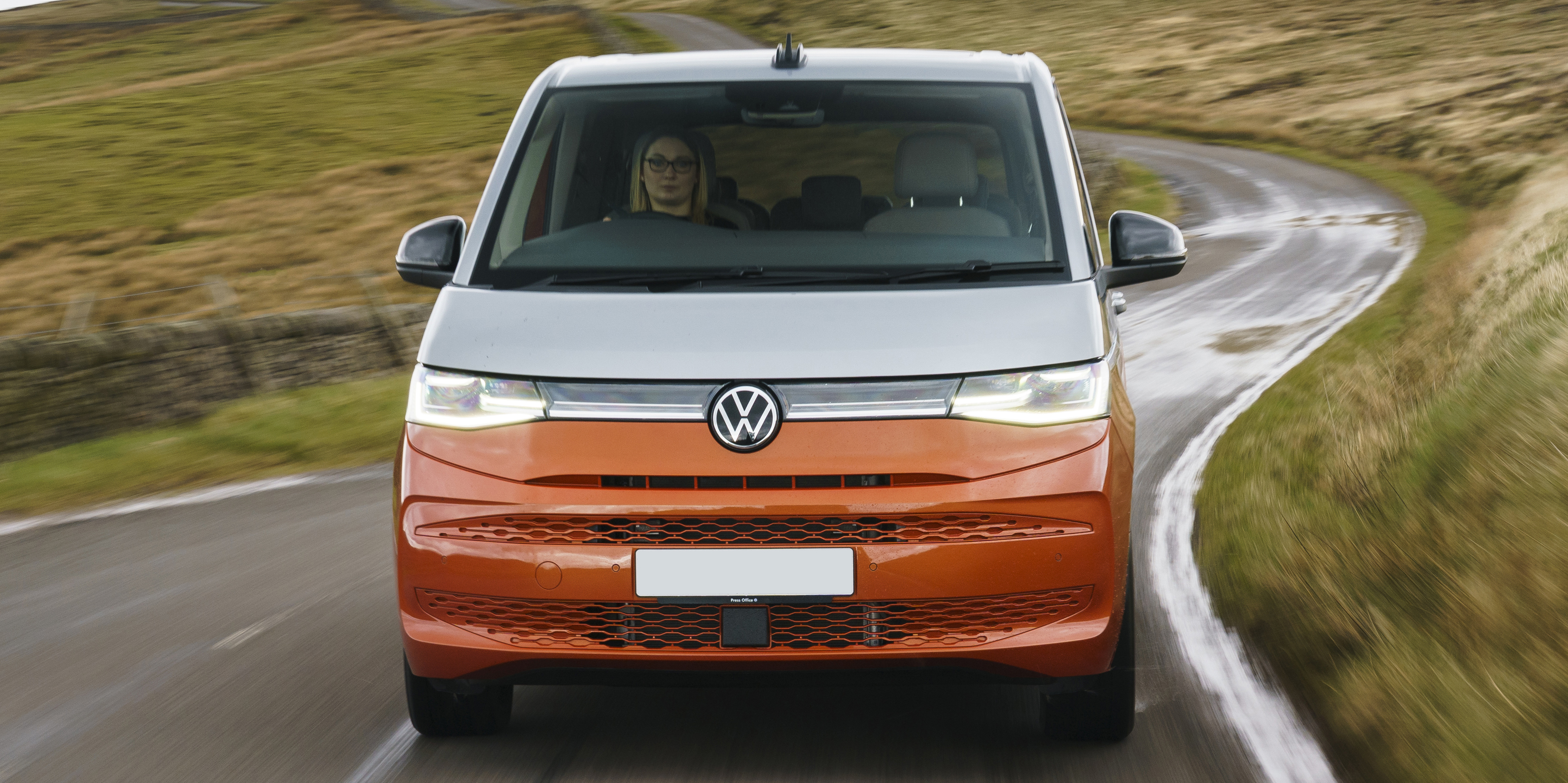 Volkswagen Multivan Review 2023 | Performance & Pricing | carwow