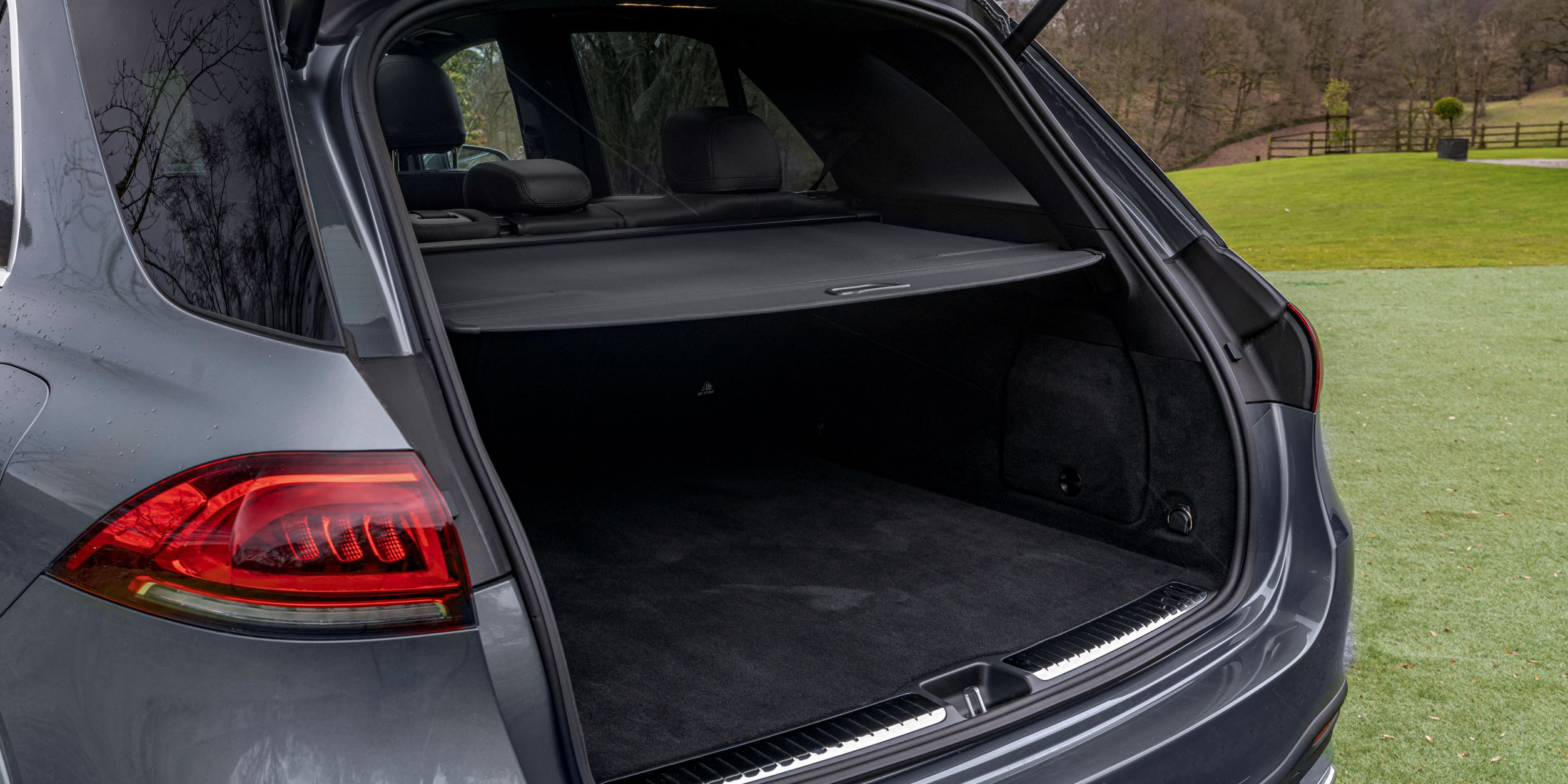 Mercedes GLE SUV Review 2023 | Performance & Pricing | carwow