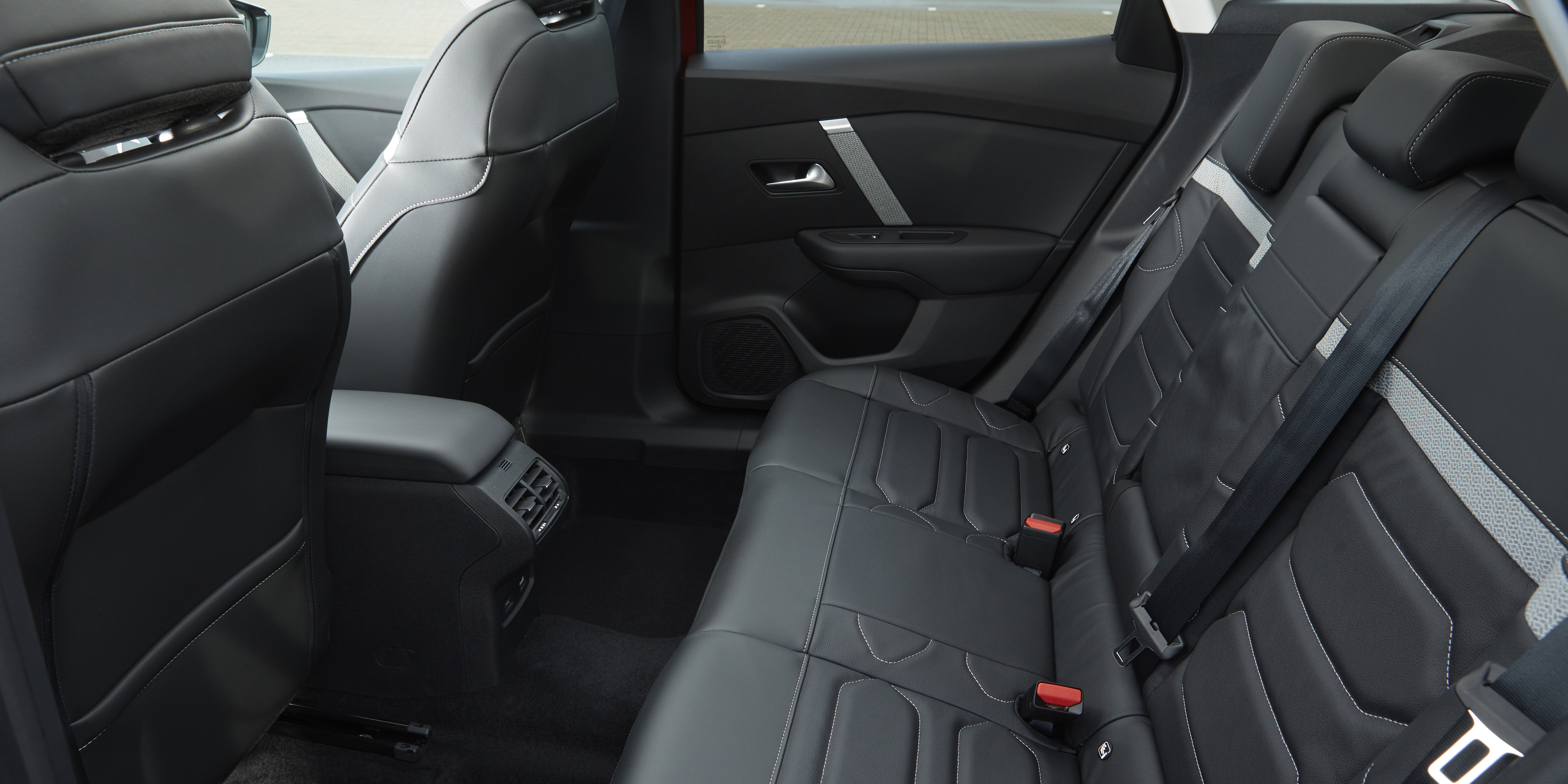 Citroen C4 Review 2025 | Price, Interior & Boot Space | Carwow