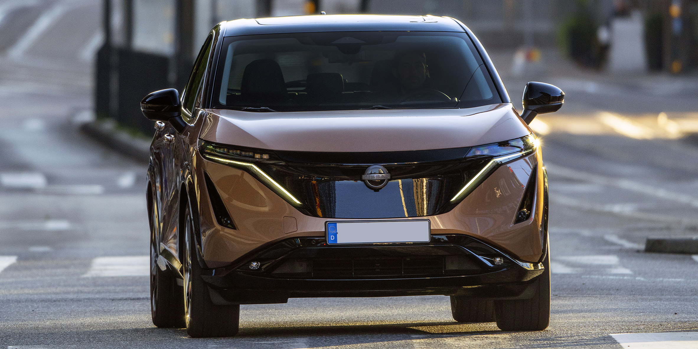 Nissan Ariya Review 2022 | Performance & Pricing | carwow