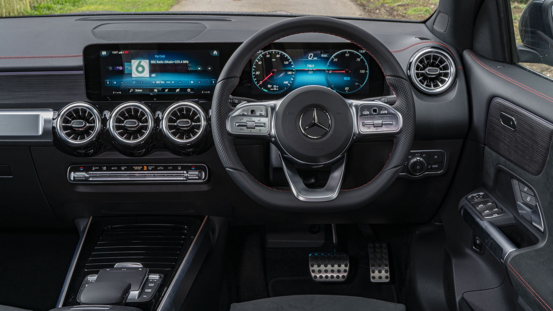 Mercedes EQB Review 2024 | Range, Interior & Price | carwow