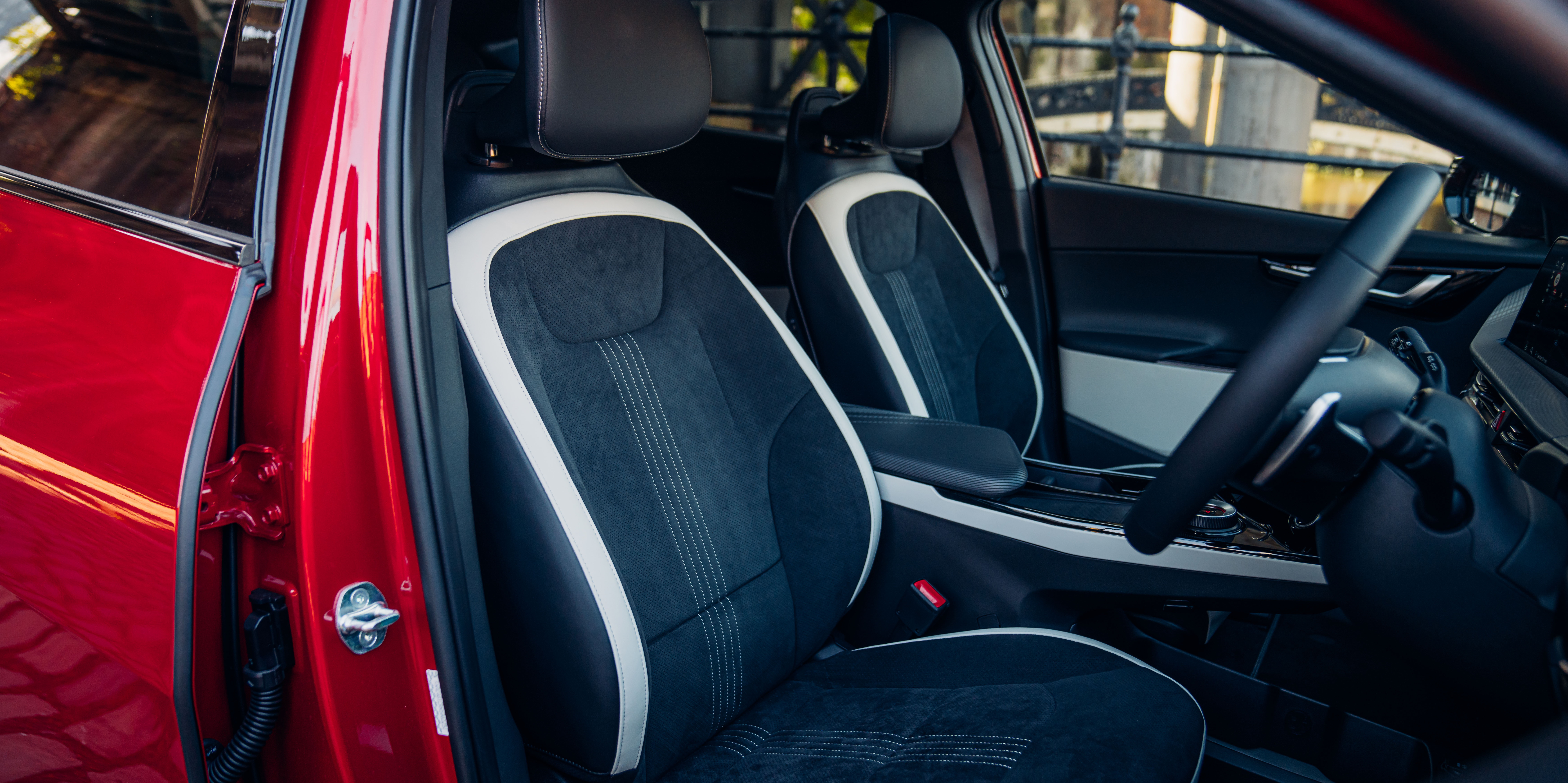 Kia EV6 Review 2023 | Performance & Pricing | carwow