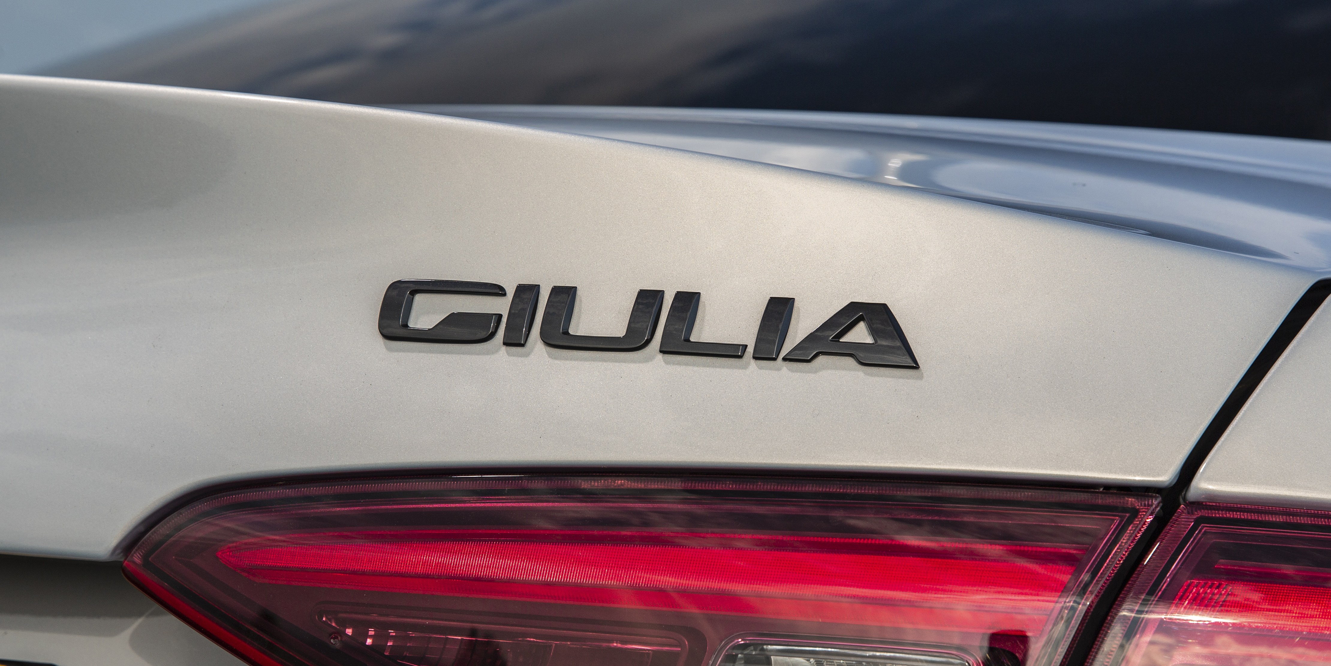 Alfa Romeo Giulia Review 2023 | Performance & Pricing | carwow