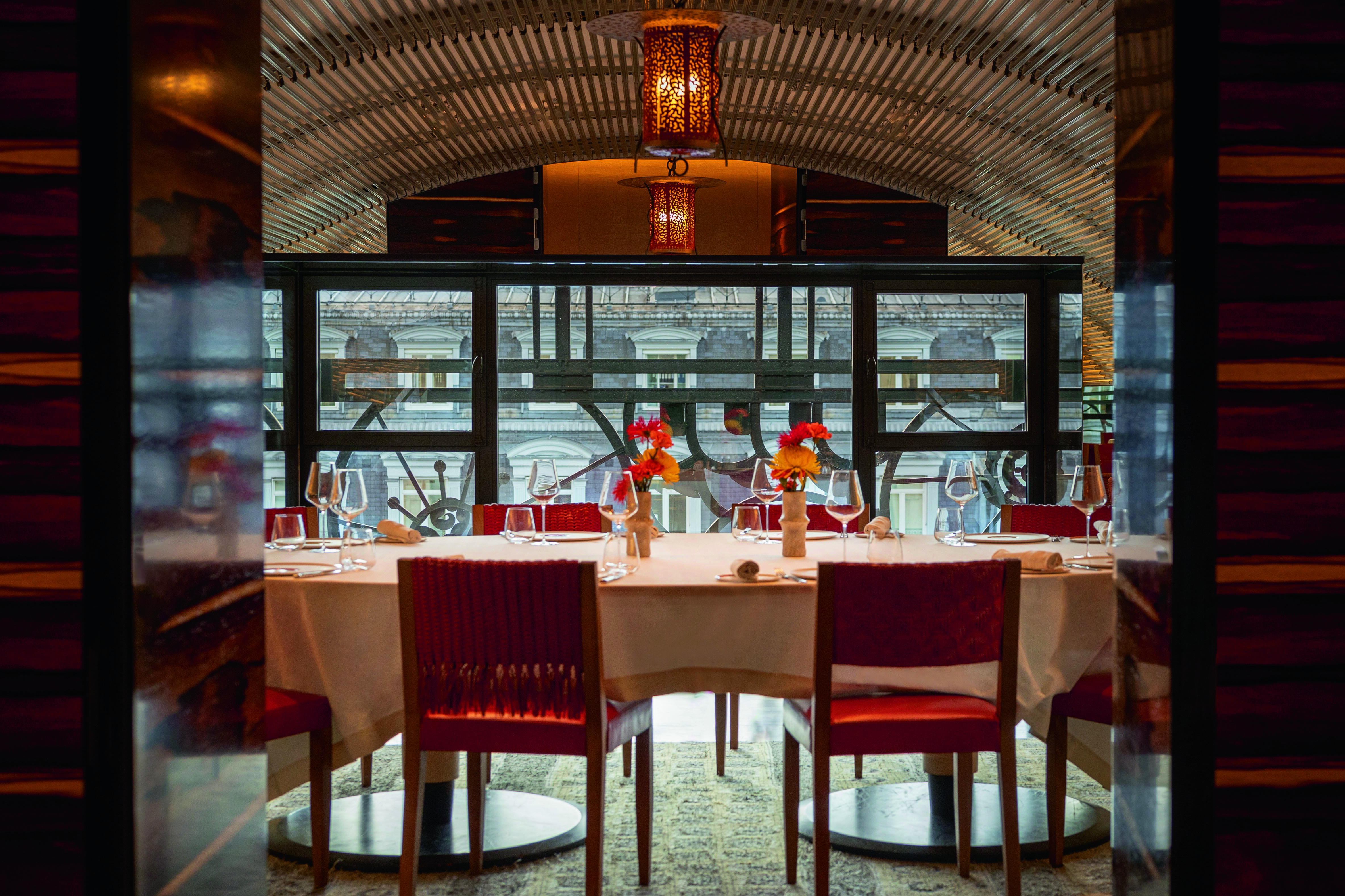 Le Tout-Paris Restaurant | Parisian Contemporary Brasserie