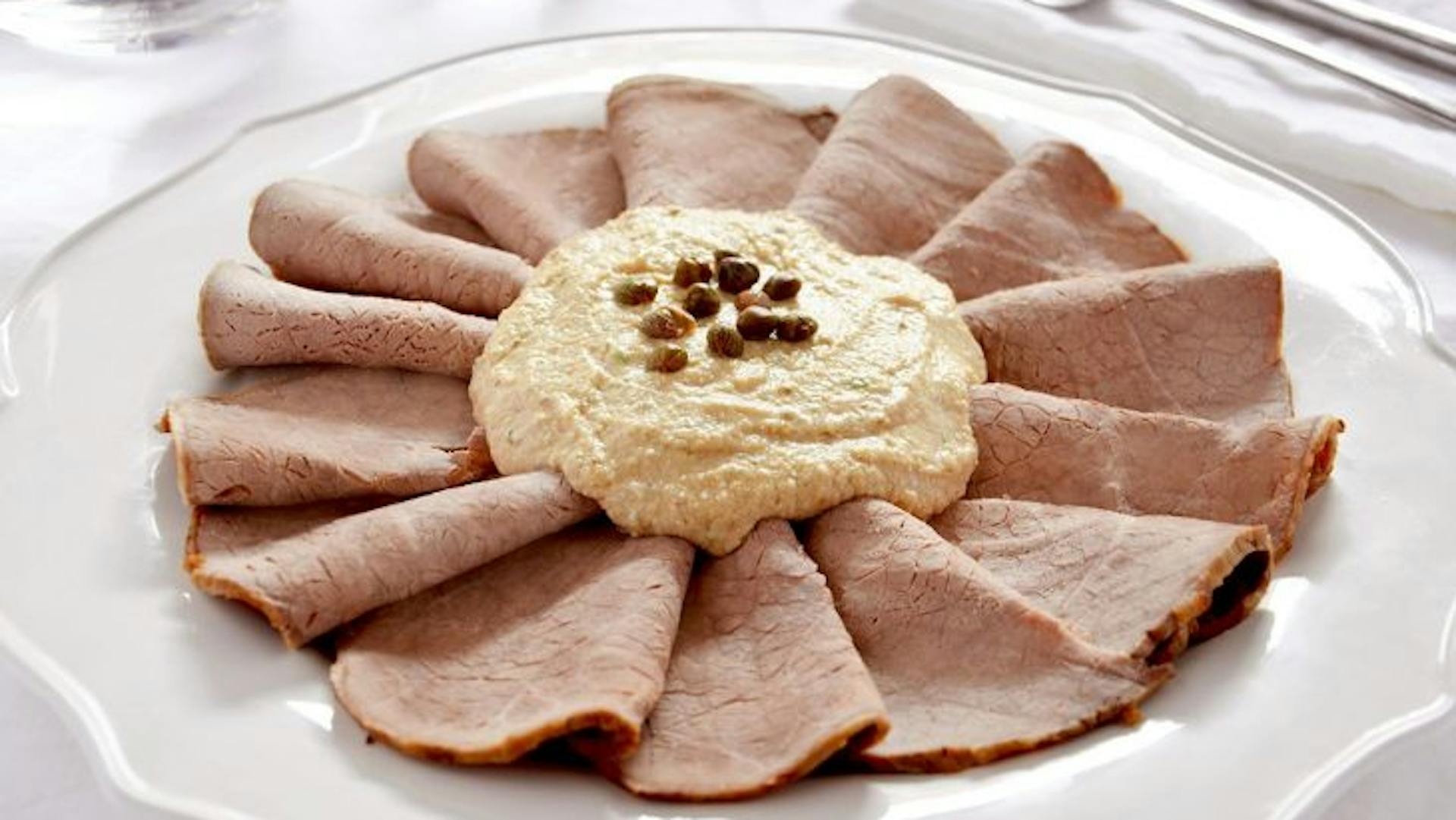 Come fare la salsa tonnata: ricetta facile e veloce | Cesarine