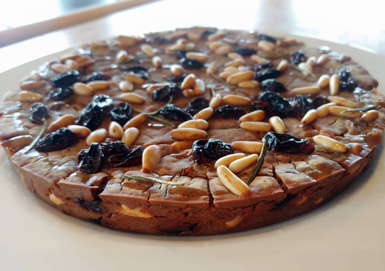 Il castagnaccio toscano: ricetta, storia e tradizione | Cesarine