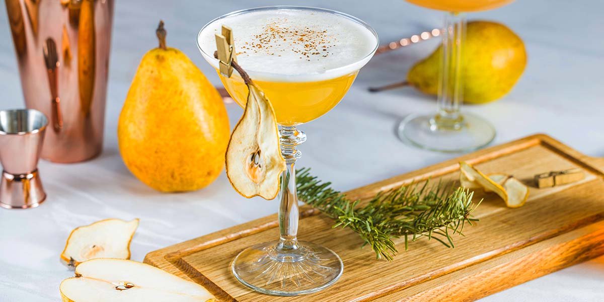 You have got to give this Pear Drop-inspired cocktail recipe a go today ...