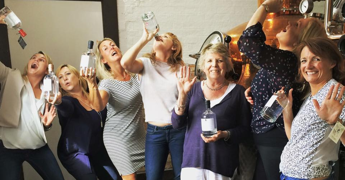 8 reasons gin drinkers make the best life partners! - Craft Gin Club ...
