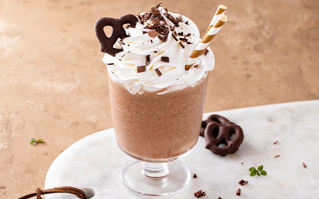 Boozy Chocolate Pretzel Milkshake made with gin? Yes, please! – Craft ...