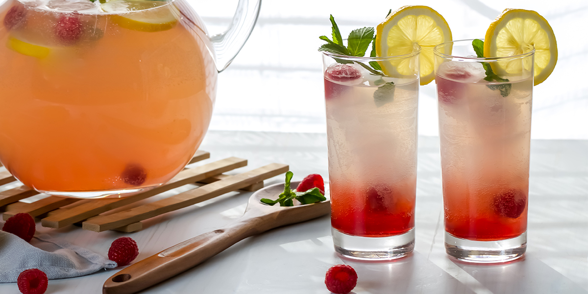 Raspberry gin lemonade is the perfectly pink drink we'll be sipping on ...