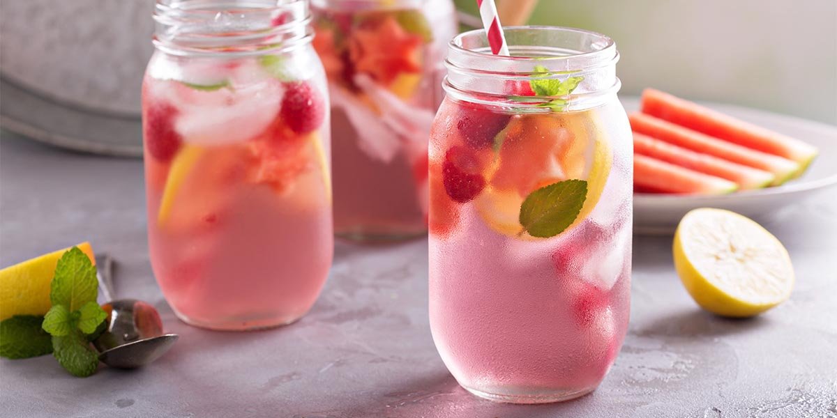 You have got to give this Pink Gin & Rosé Fizz a go! - Craft Gin Club ...