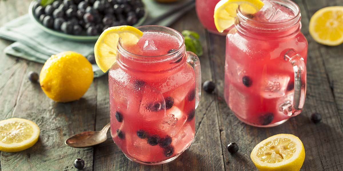 We'll be sipping this ginny Blueberry Fizz cocktail in the sun! - Craft ...