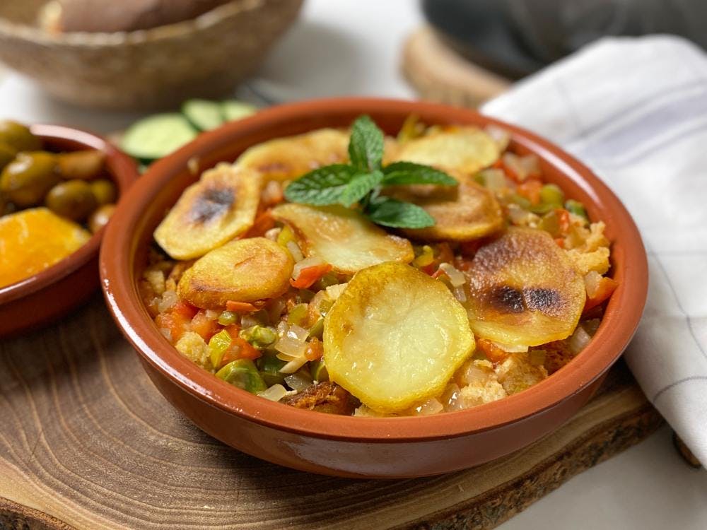 Andalusian "Sopa Perota" Recipe: Traditional soup with fresh ...