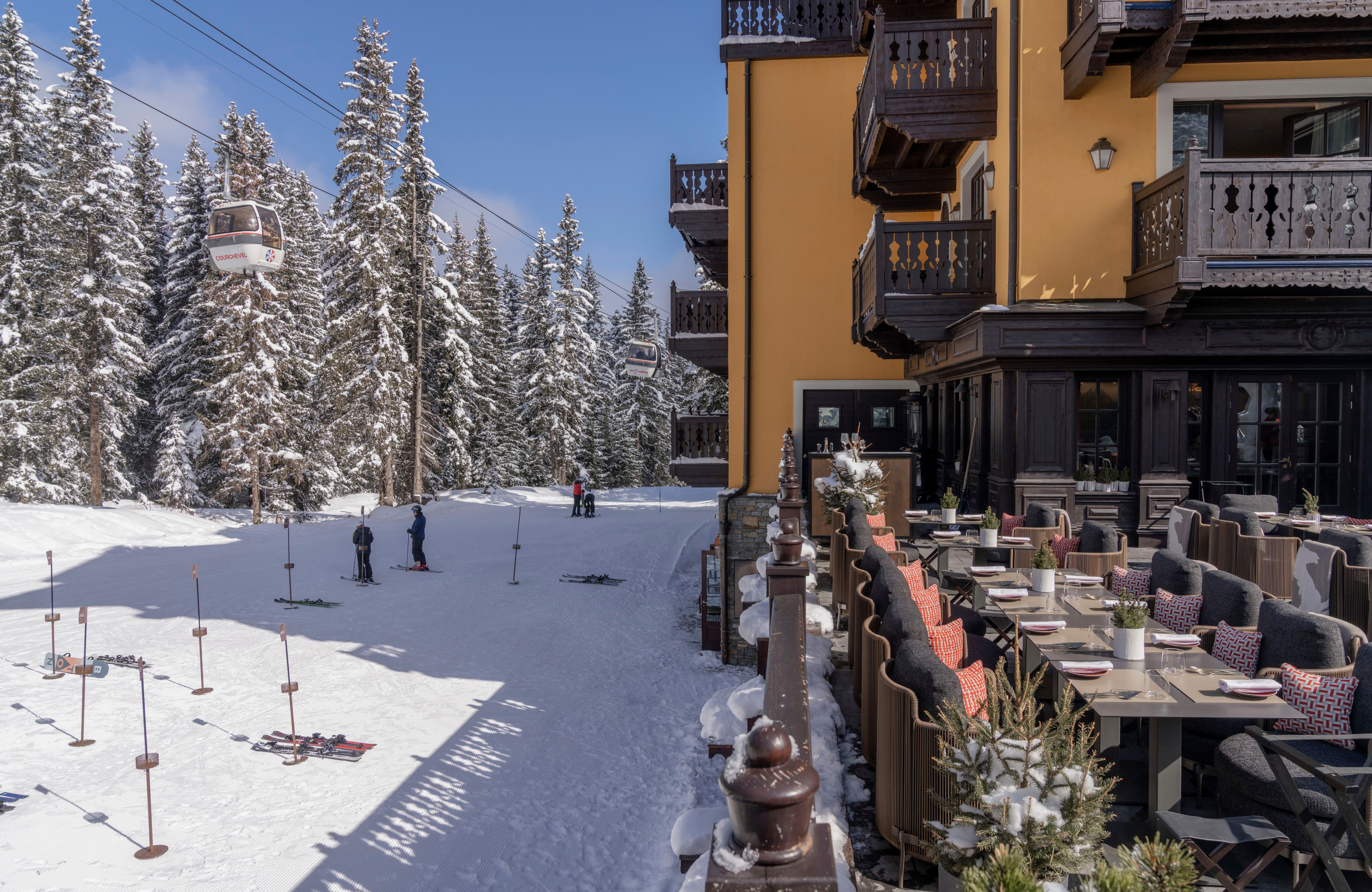 La Terrasse de Cheval Blanc, in front of the slopes | Cheval Blanc ...
