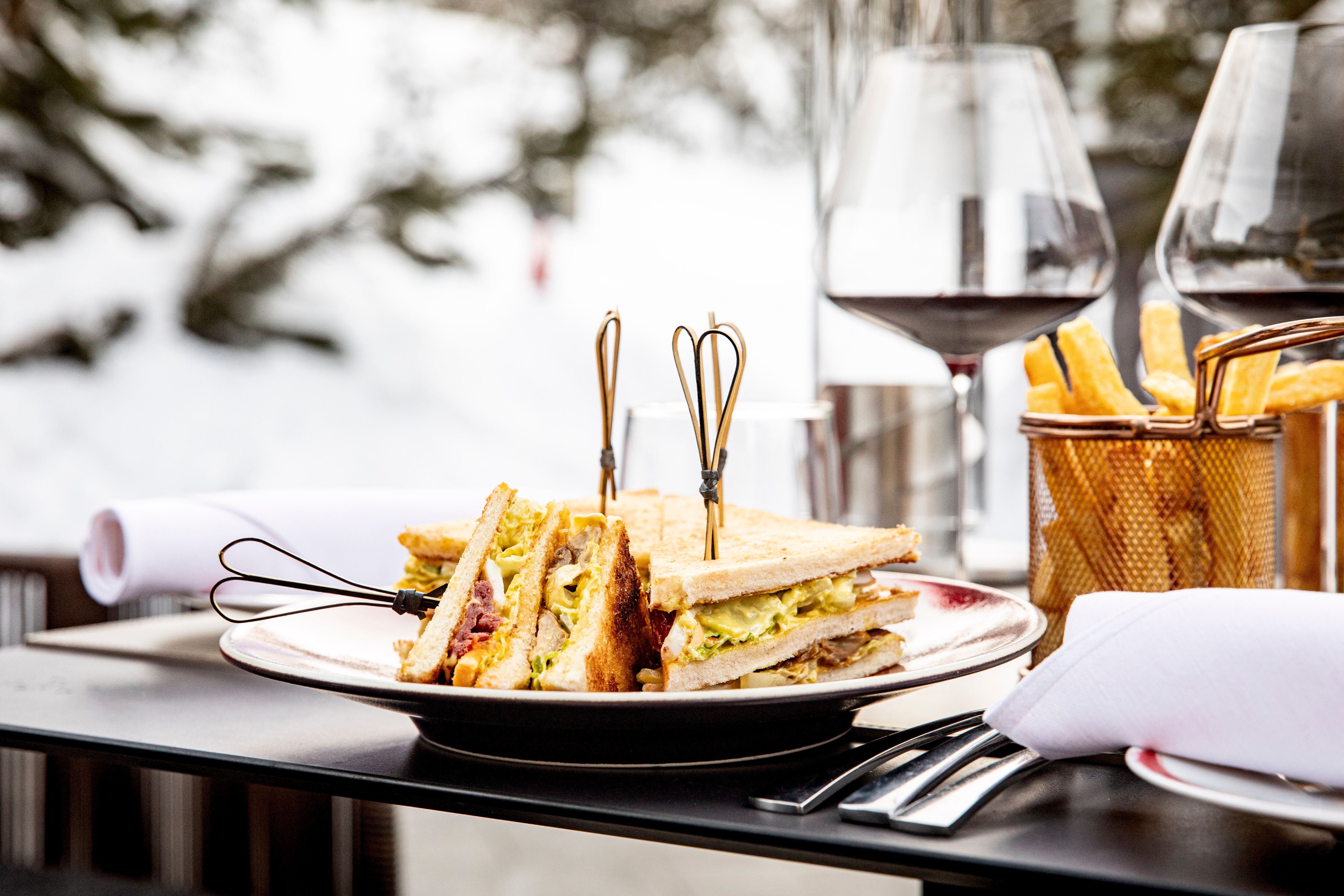 La Terrasse de Cheval Blanc, in front of the slopes | Cheval Blanc ...