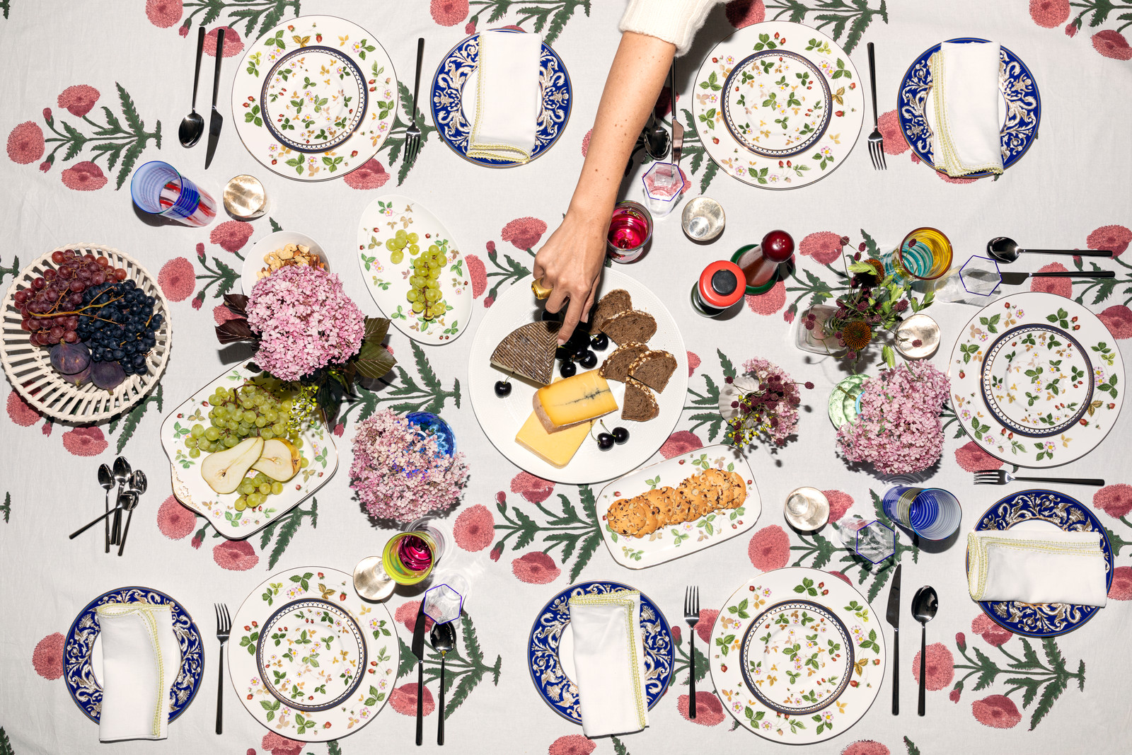Code Mixing. Wedgwood's New Look | Chinasearch Blog