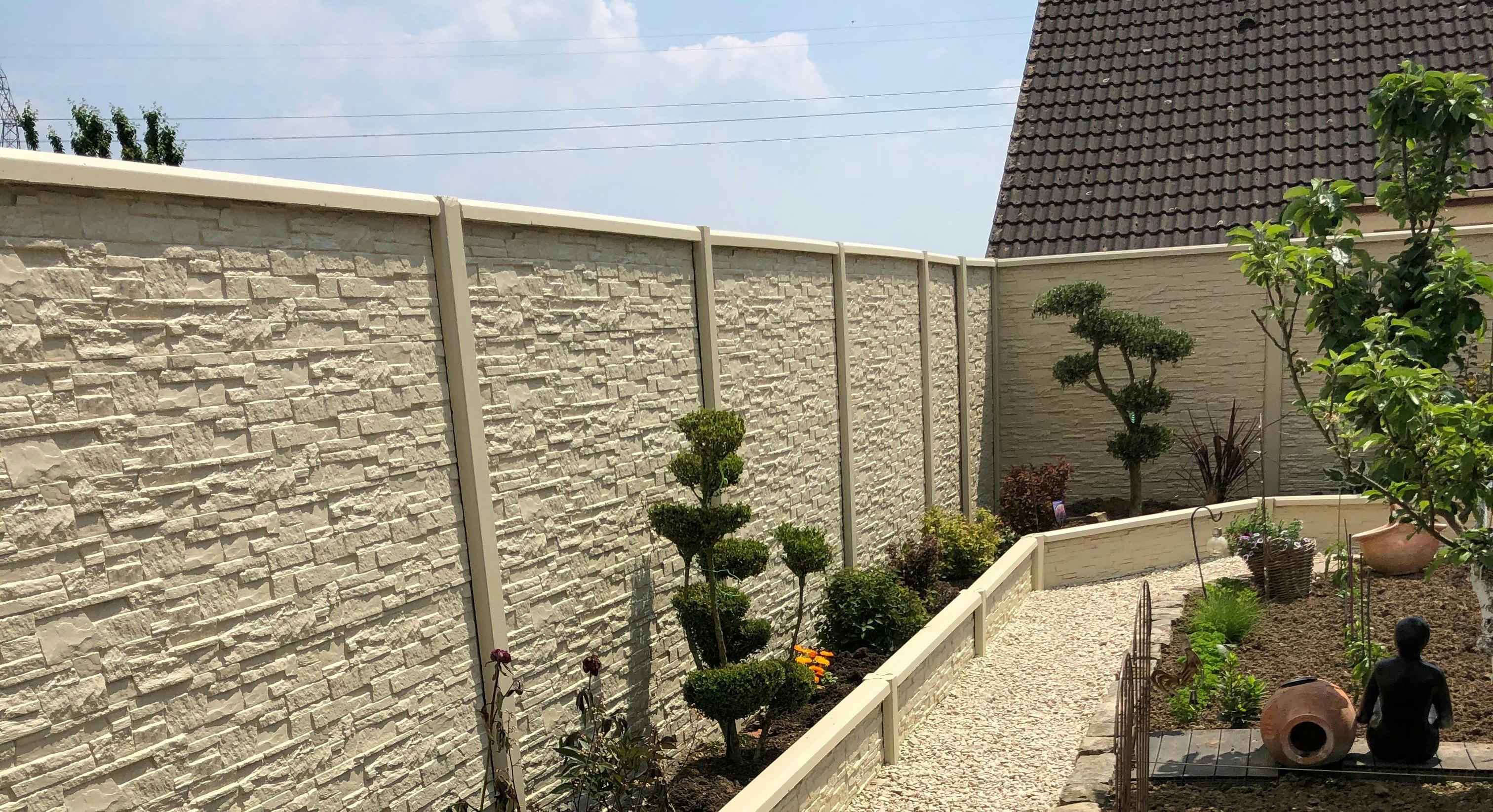 Clôture en béton Plateo - imitation pierre sèche - esthétique et efficace