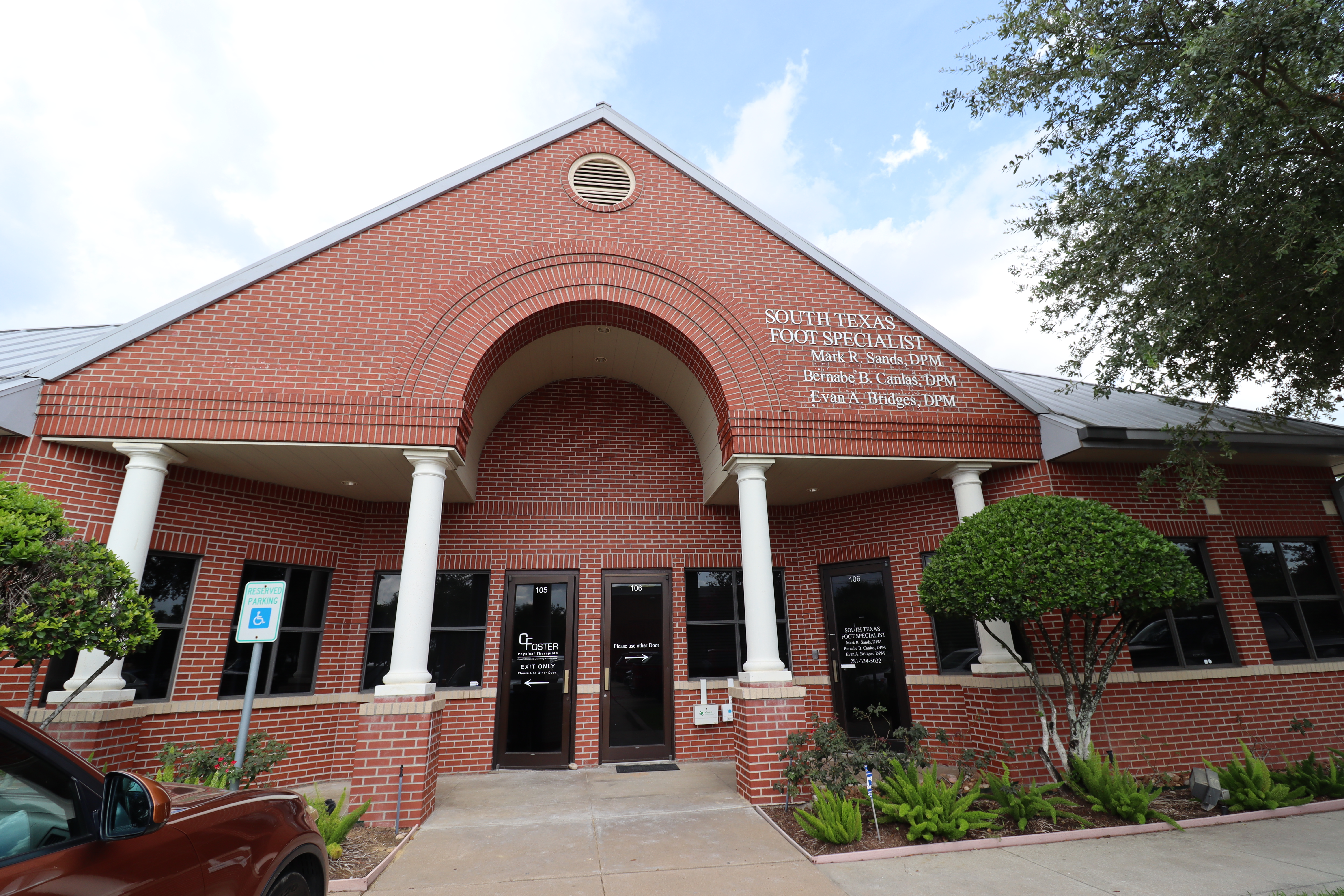 Podiatrist in League City - Marina Bay Dr. | CLS Health