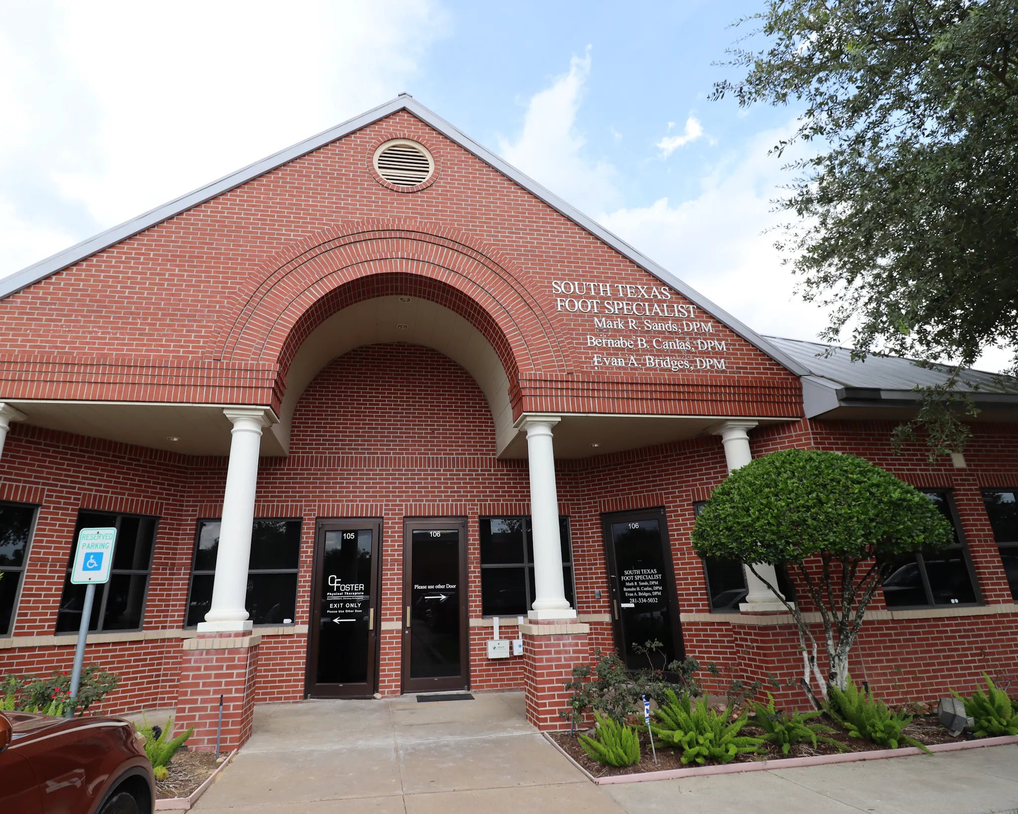 Podiatrist in League City - Marina Bay Dr. | CLS Health