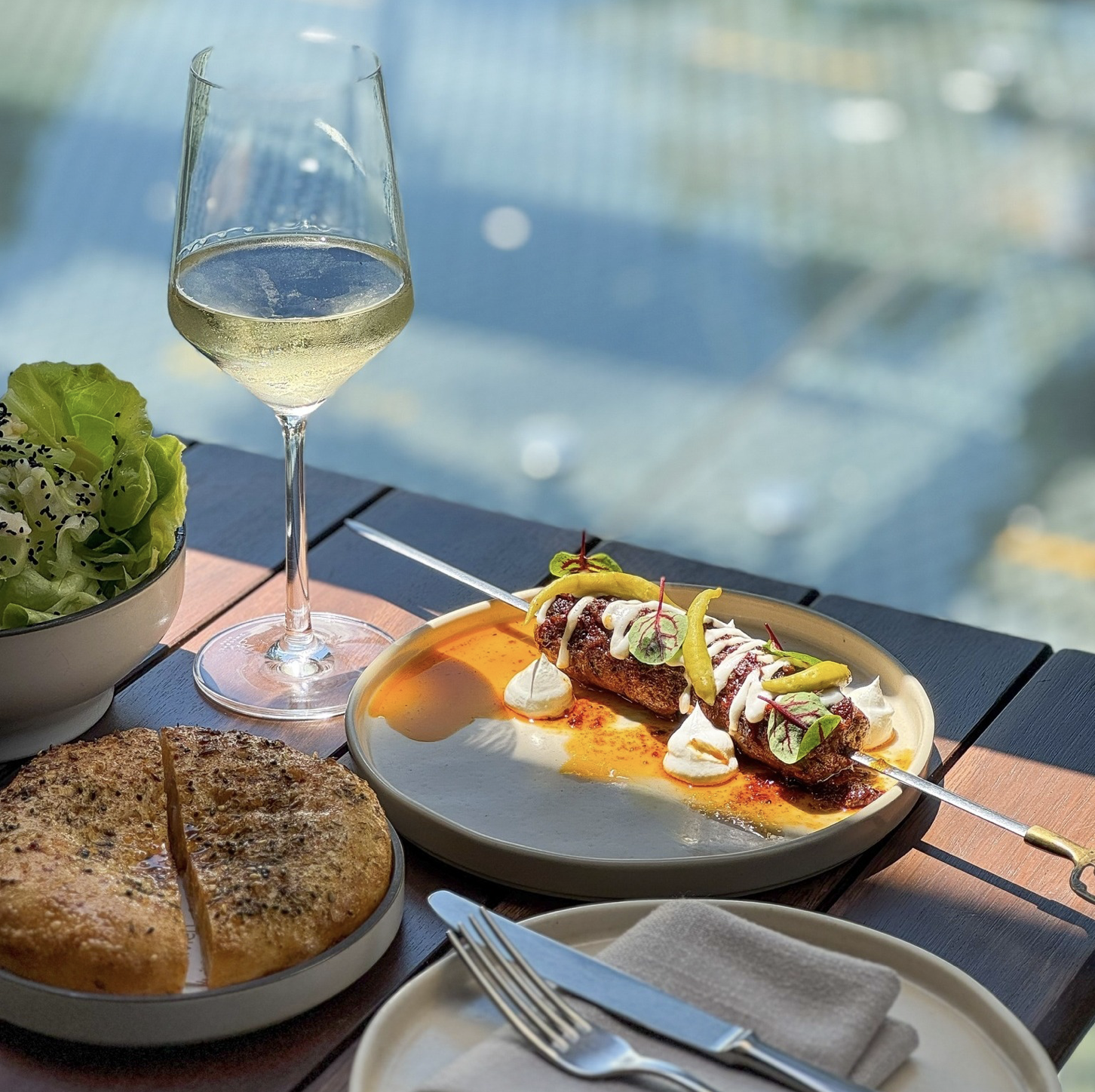 Pressed for Time? These Midday Menus Get It | Commercial Bay