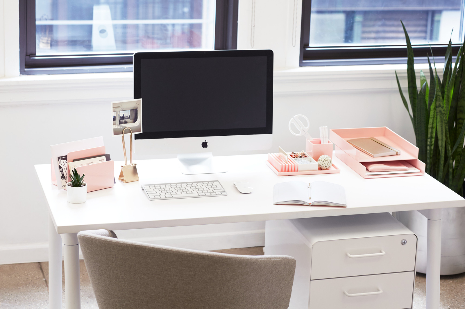 Finding the Right Desktop Collection to Suit Your Décor | Container Stories