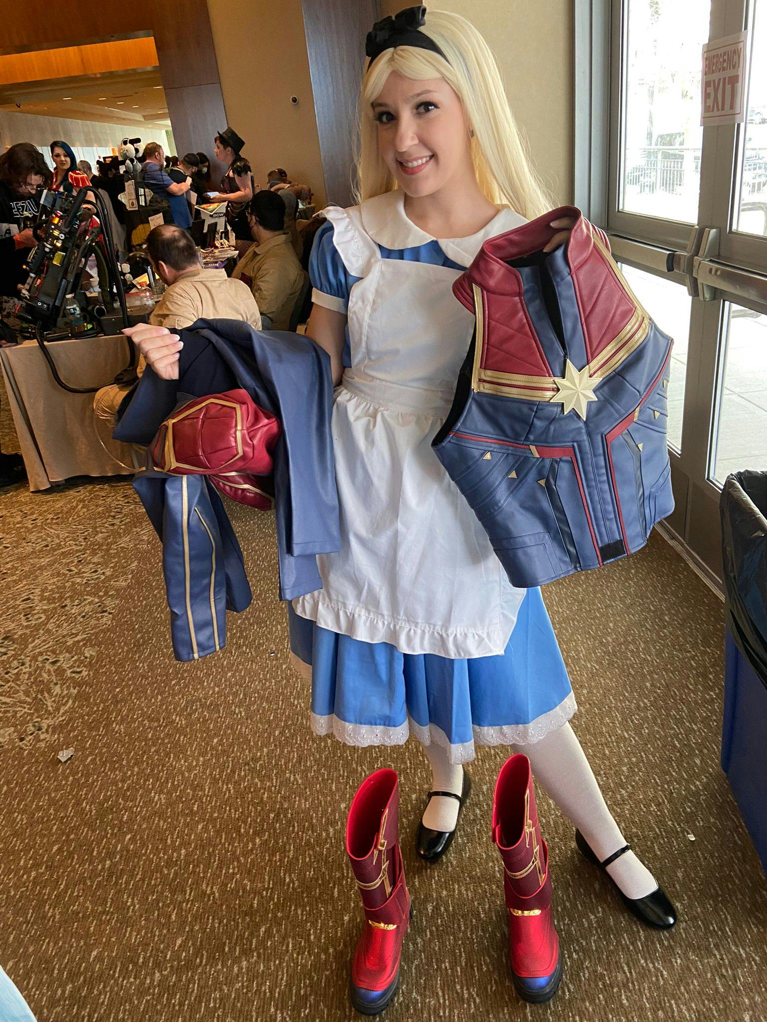 Wicked Comic Con Boston: Buy/Sell Event + Photos - Coscove