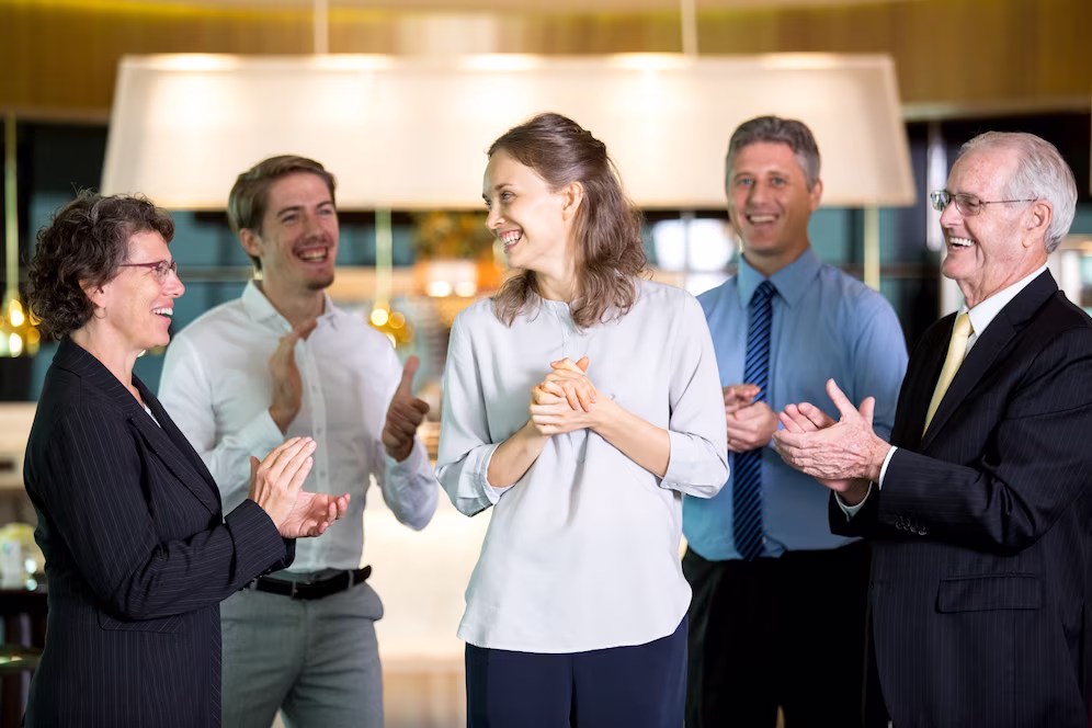 15 Benefits Of Employee Rewards And Recognition Programs In 2024