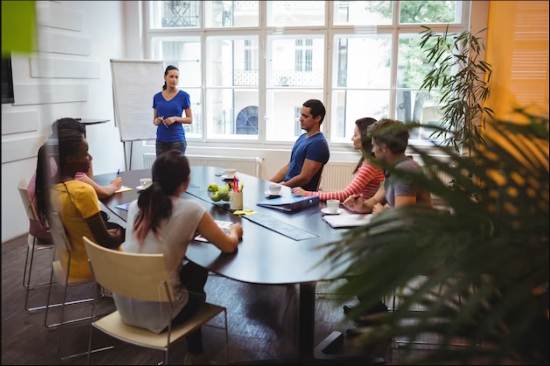 Miscommunication At Work: 8 Common Reasons And How To Fix Them