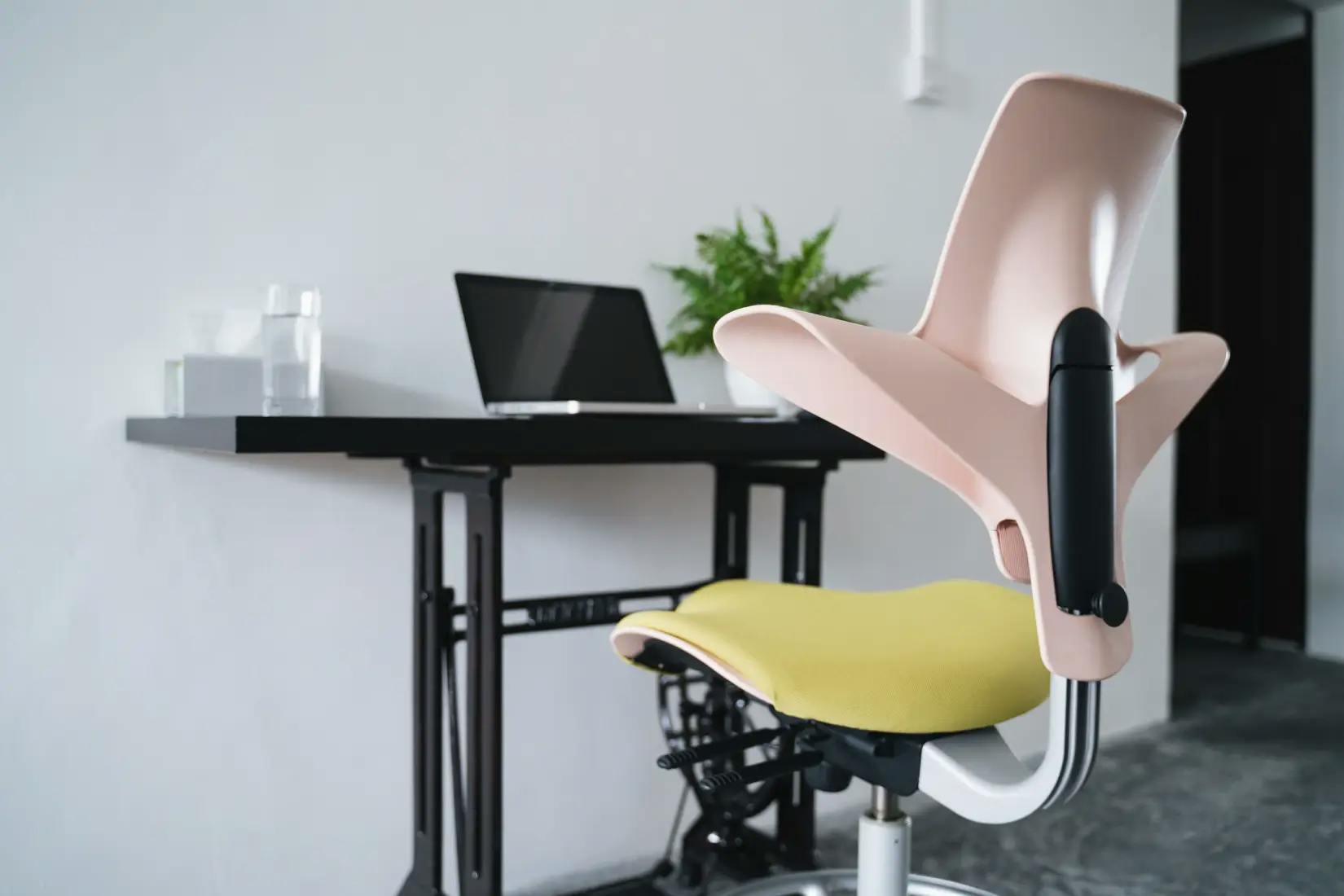 Top Ergonomic Computer Chairs for Your Home Office | Curating Tech