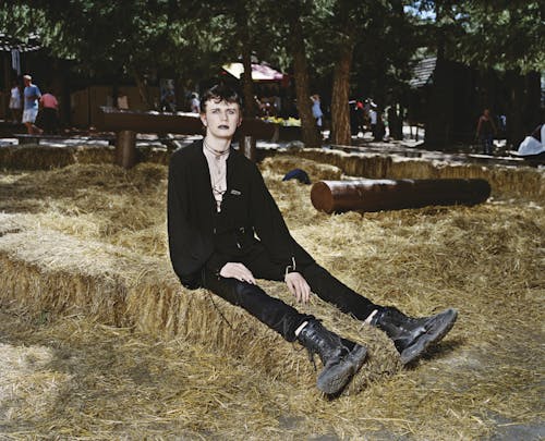 About - Danielle Levitt