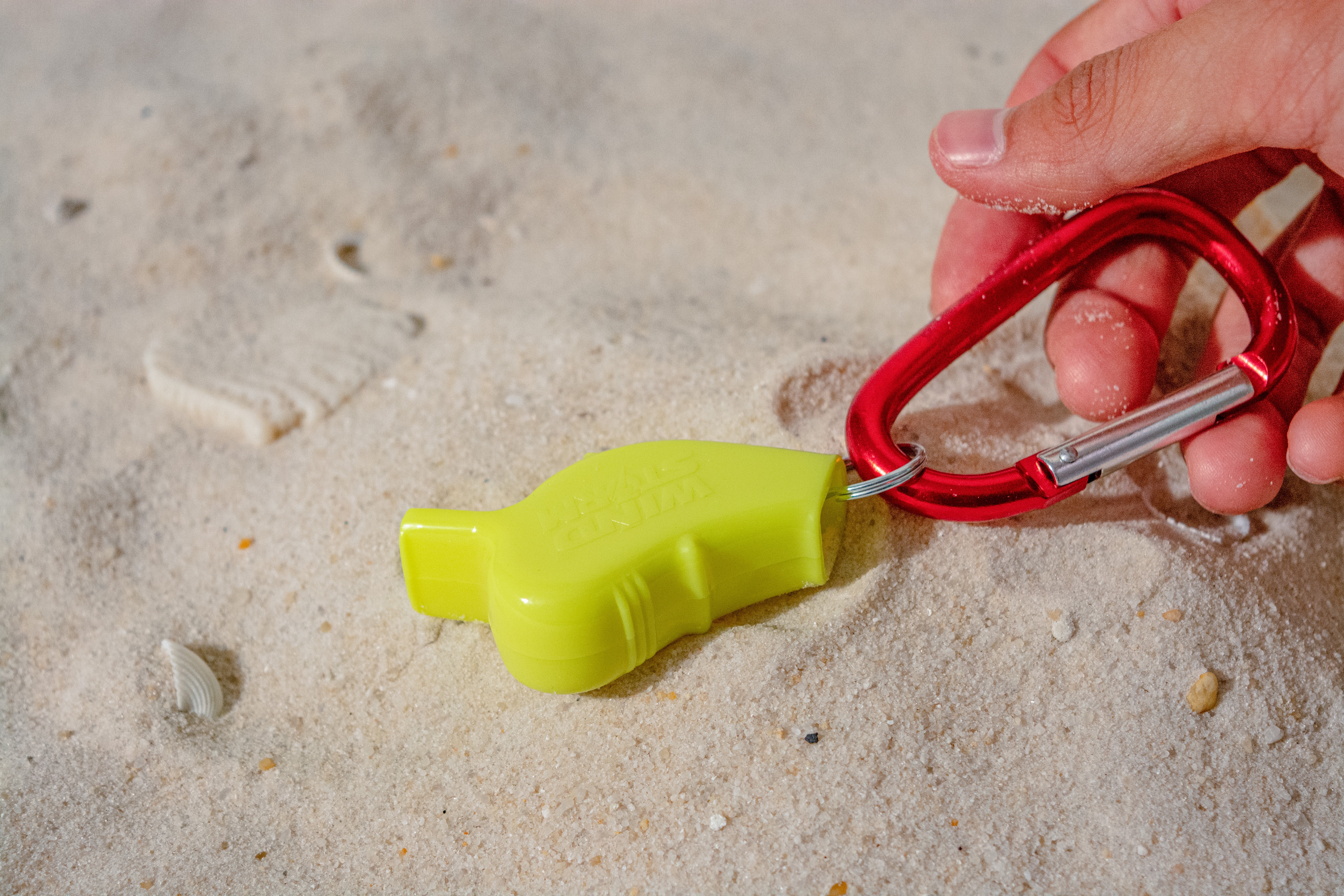 Safety Items and Signal Devices for Scuba Diving