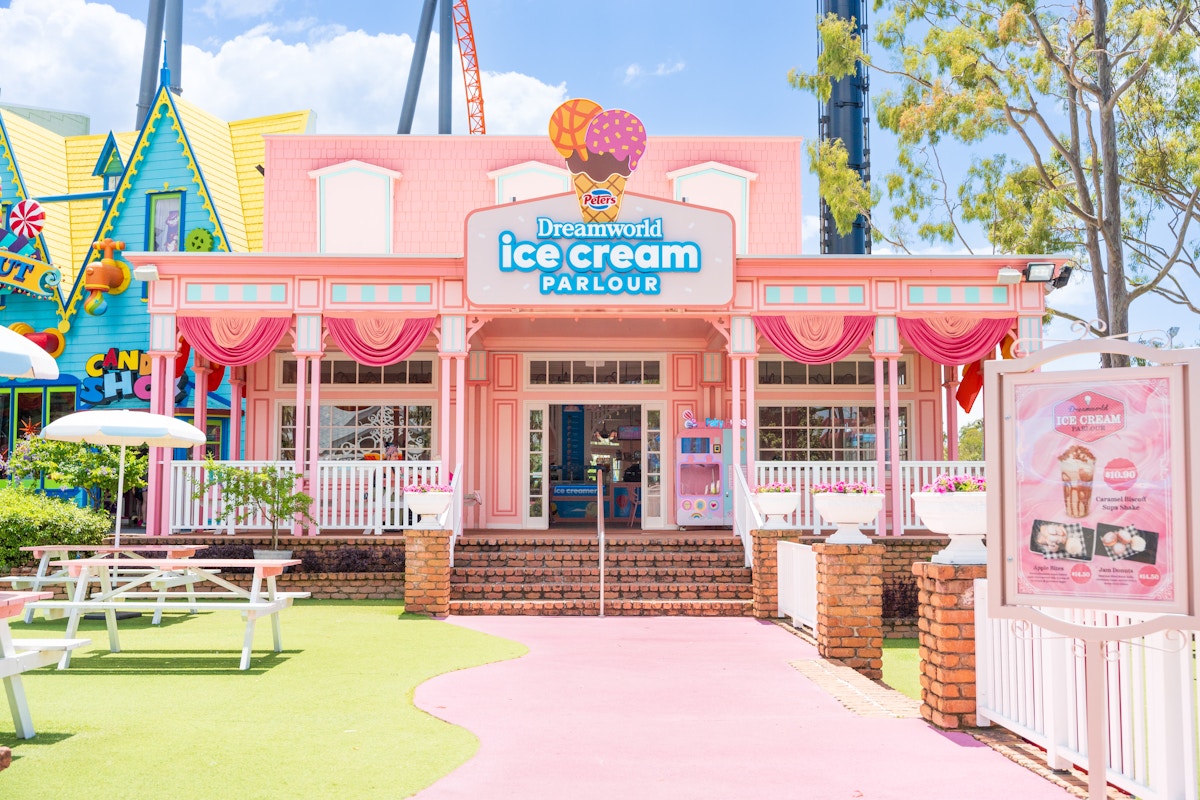 Main Street | Dreamworld