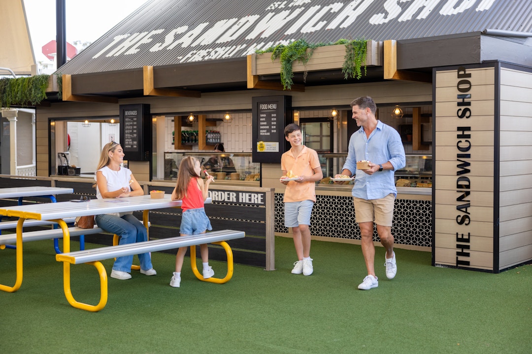 Main Street | Dreamworld