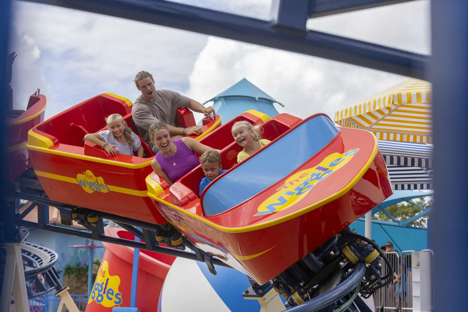 Big Red Boat Coaster | Dreamworld