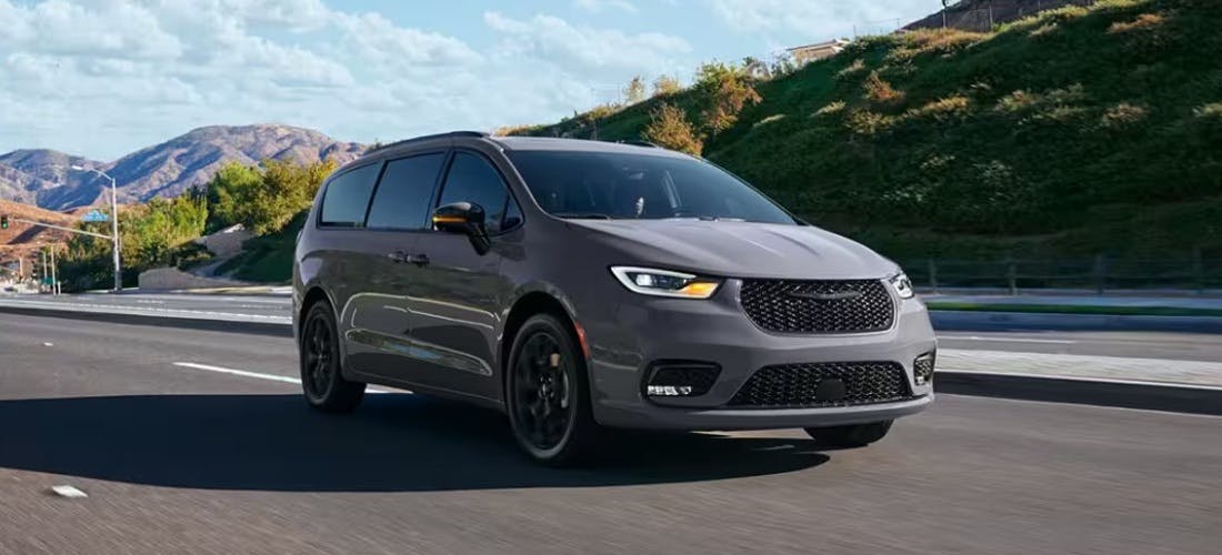 2023 Chrysler Pacifica Hybrid Review: Ultimate Family AWD Plug-in ...