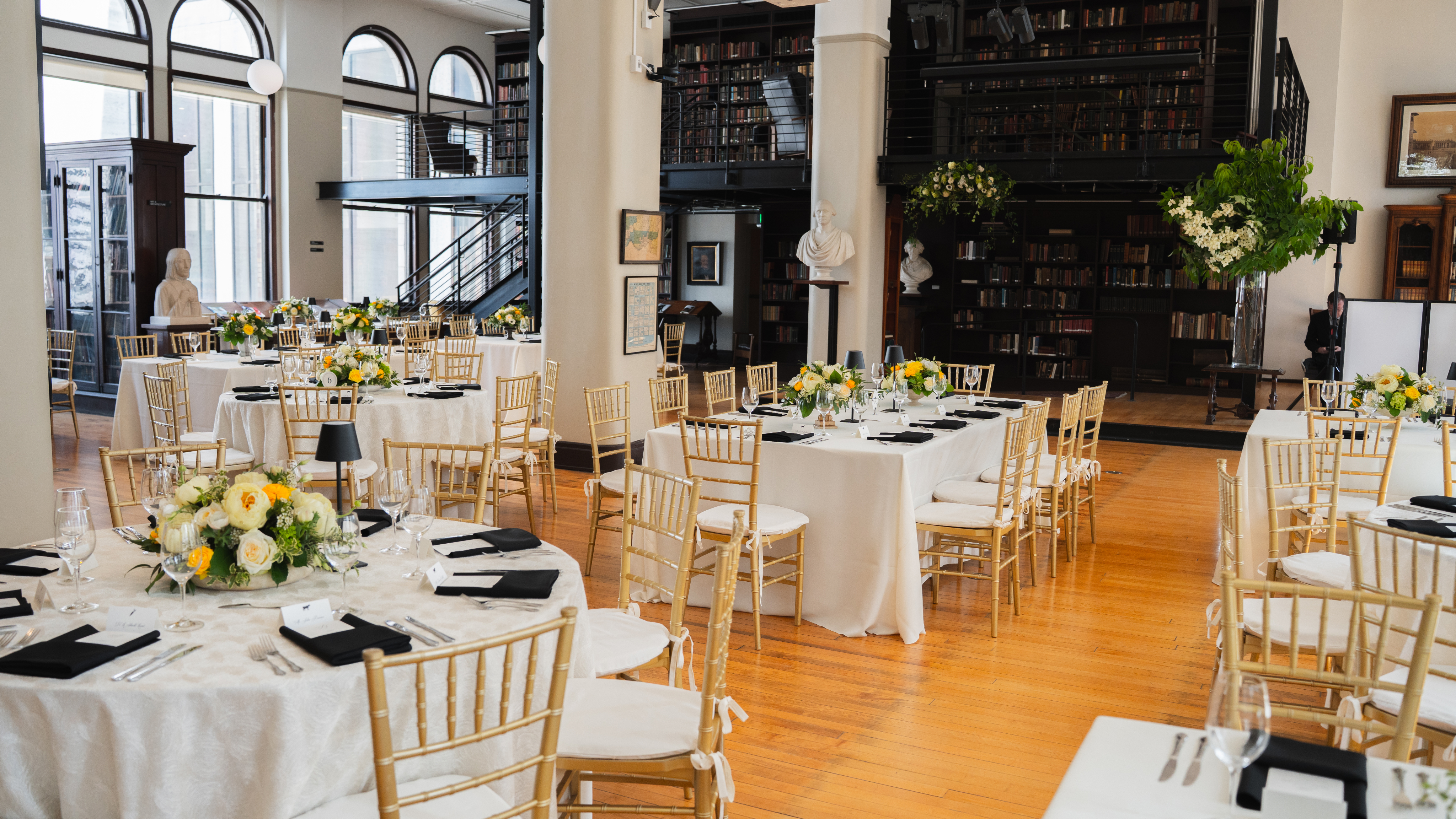 Cincinnati Corporate Events - Large Scale Seated Dinners