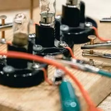 12 Basic electrical training courses to power up your electricians | SC ...