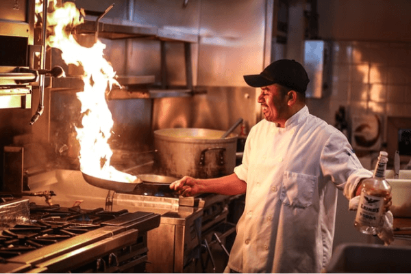 12 Essential Restaurant Staff Training Topics to Cover | SC Training
