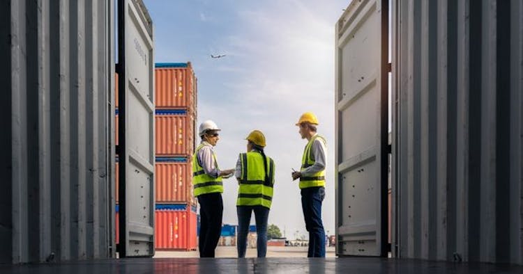 Top 10 skills for logistics managers in 2025 | SC Training