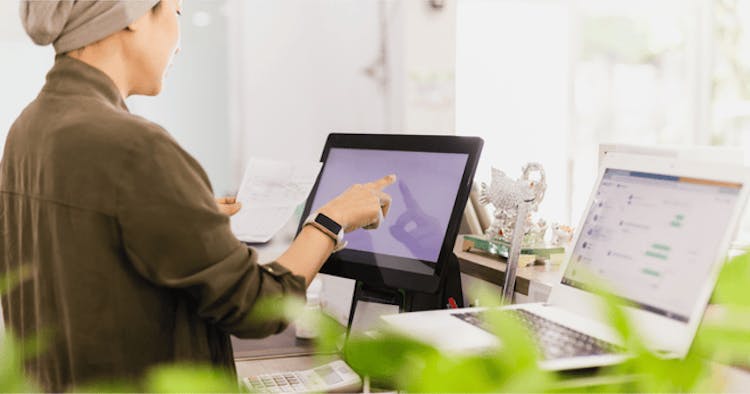 12 Essential Front Office Training Topics for 2025 | SC Training