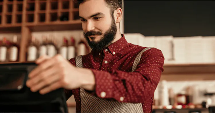 12 Bartender skills that every great bar looks for | SC Training