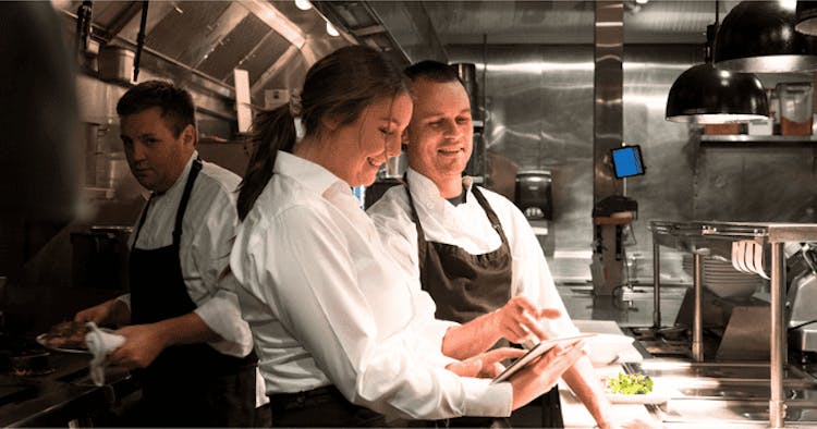 10 Essential restaurant manager skills | SC Training