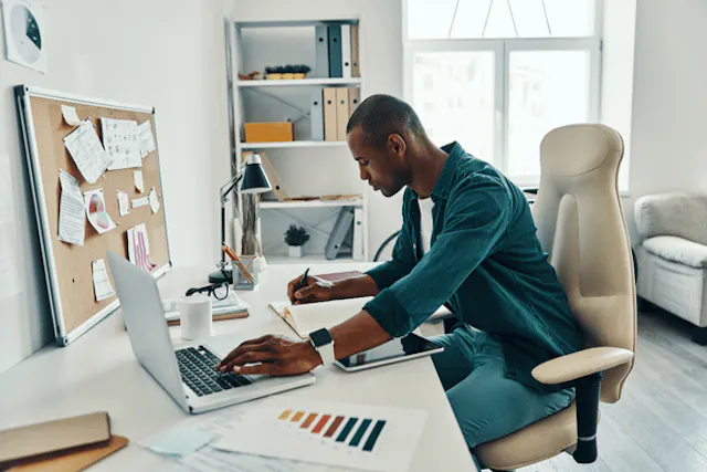10 Work skills examples (and how to develop them) | SC Training