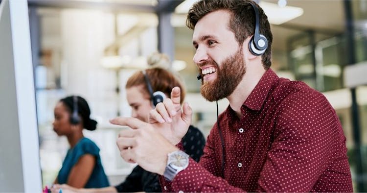 12 Effective service standards examples for your team | SC Training