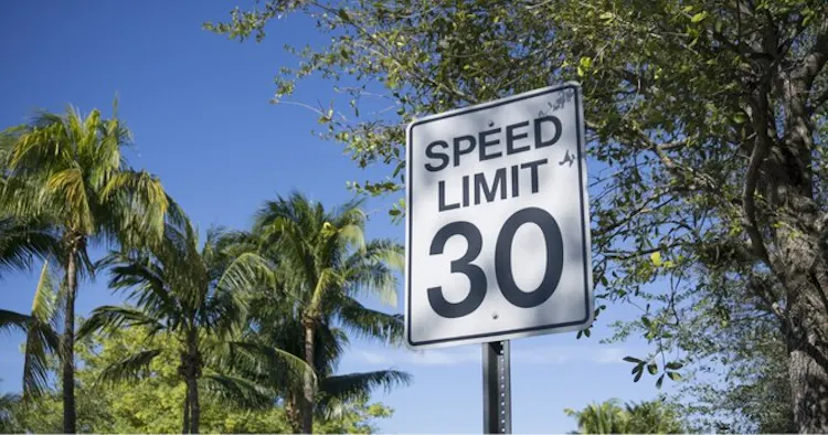10 Essential safe driving tips for employees | SC Training