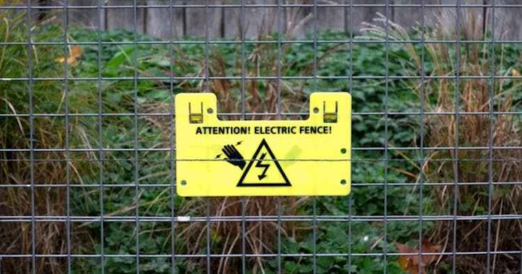 10 Important electrical safety tips at work | SC Training