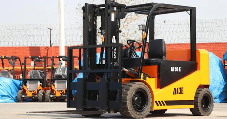 10 Forklift safety statistics for 2025 | SC Training