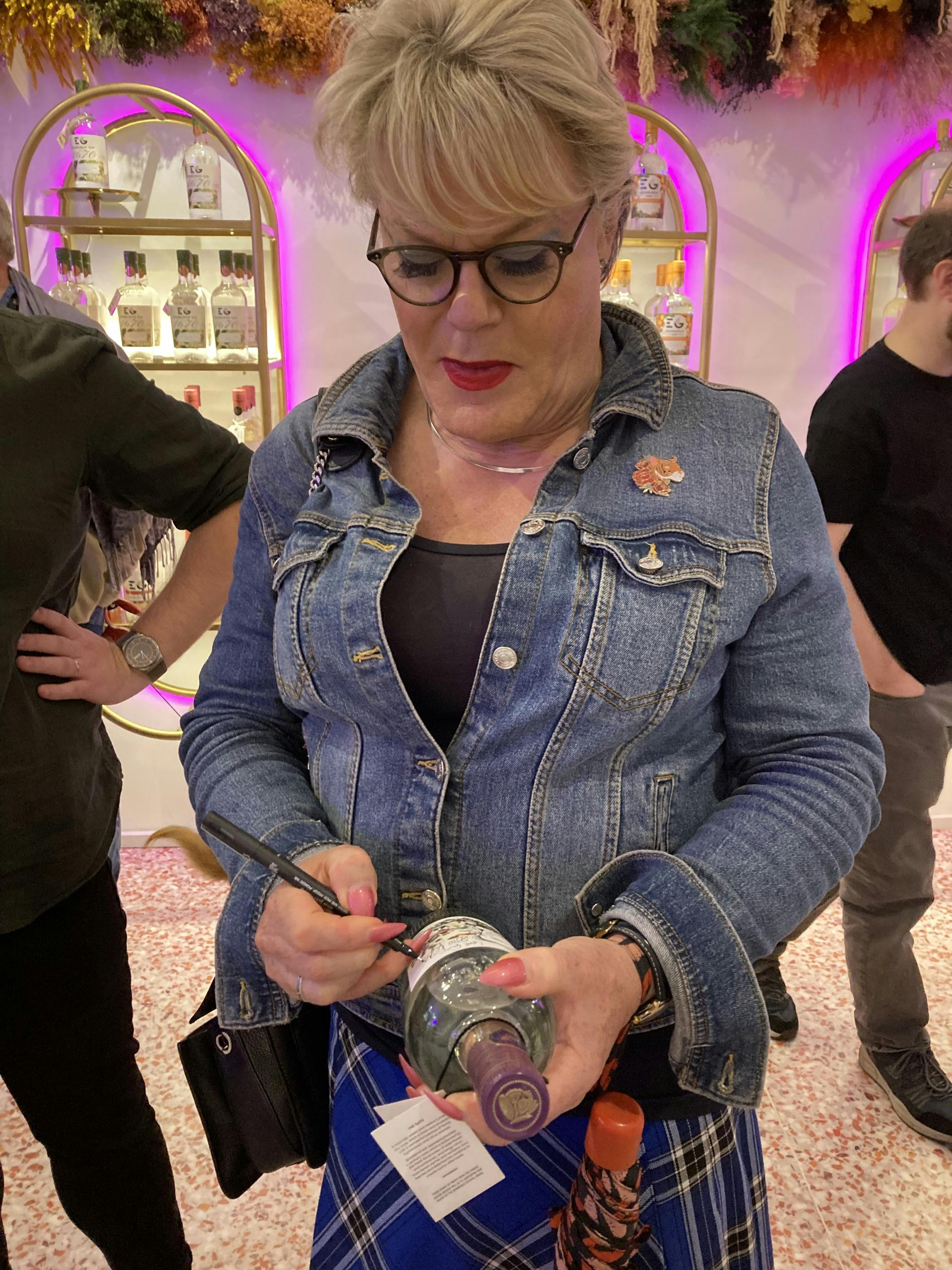 A Surprise Visit From Eddie Izzard - Edinburgh Gin