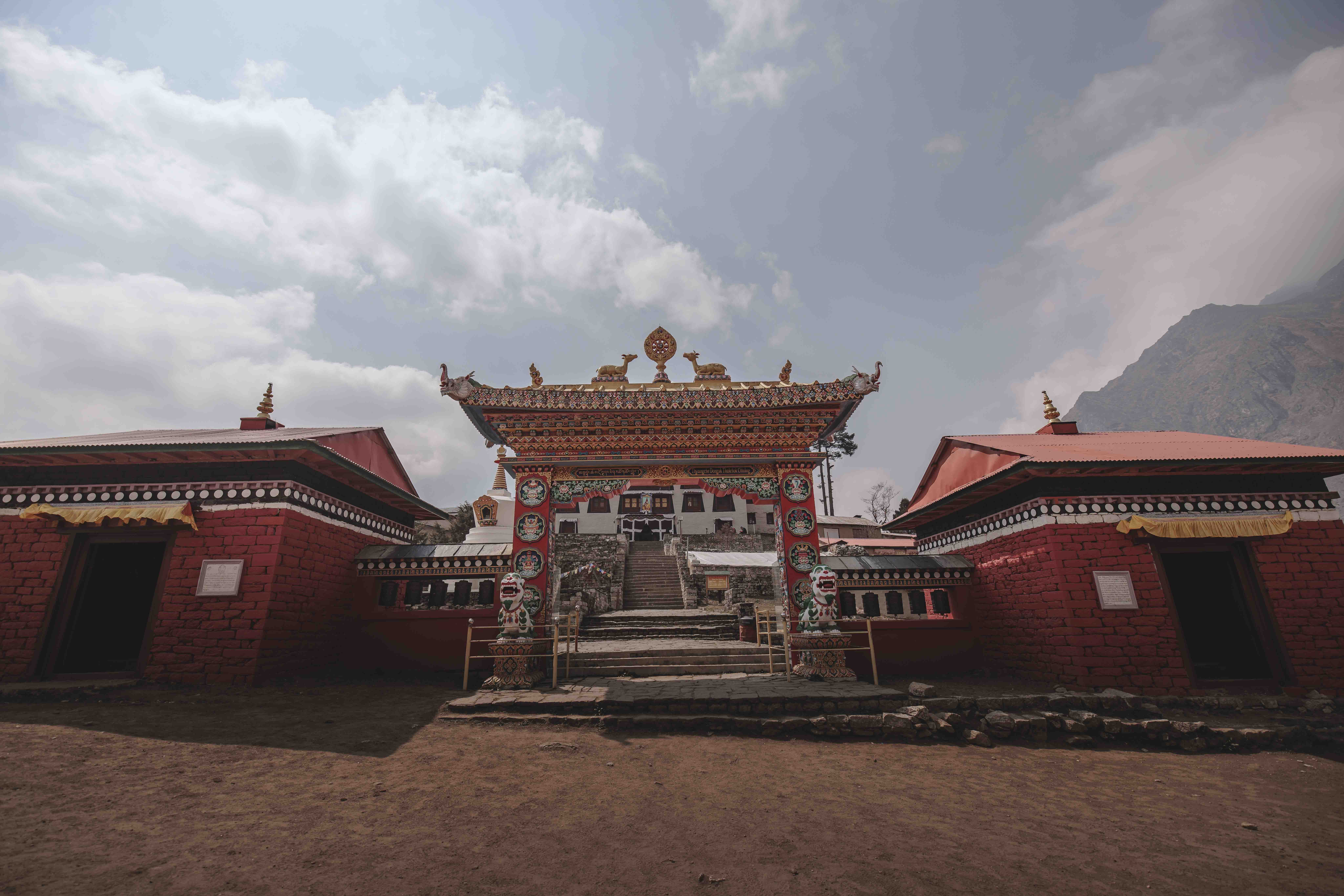 Climb Lobuche East Peak | Lobuche Trek with Elite Exped